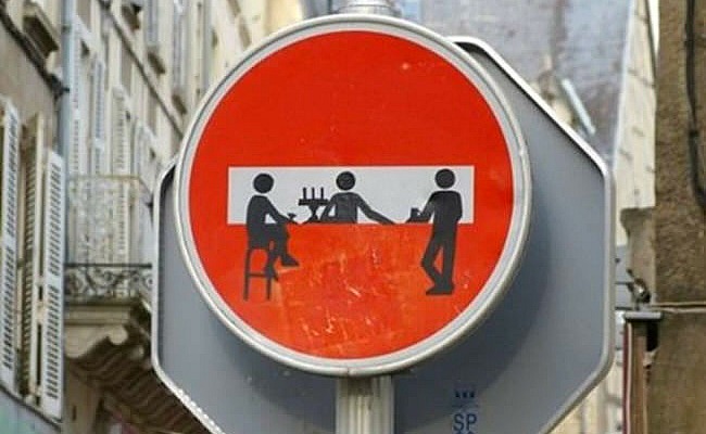 Top 20 des détournements de panneaux, le vandalisme informatif